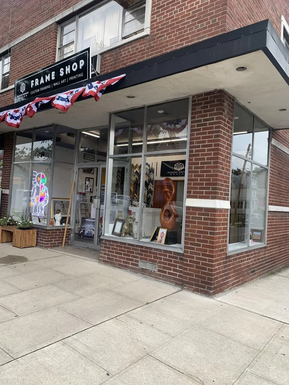 Best custom frames online for picture frames