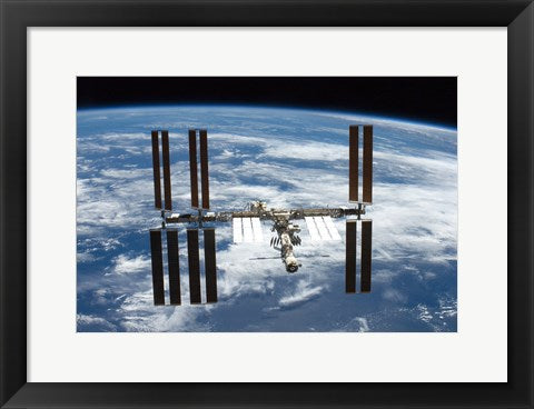 Framed Art STS-126 ISS Flyaround Wall Decor 18x24 Artwork